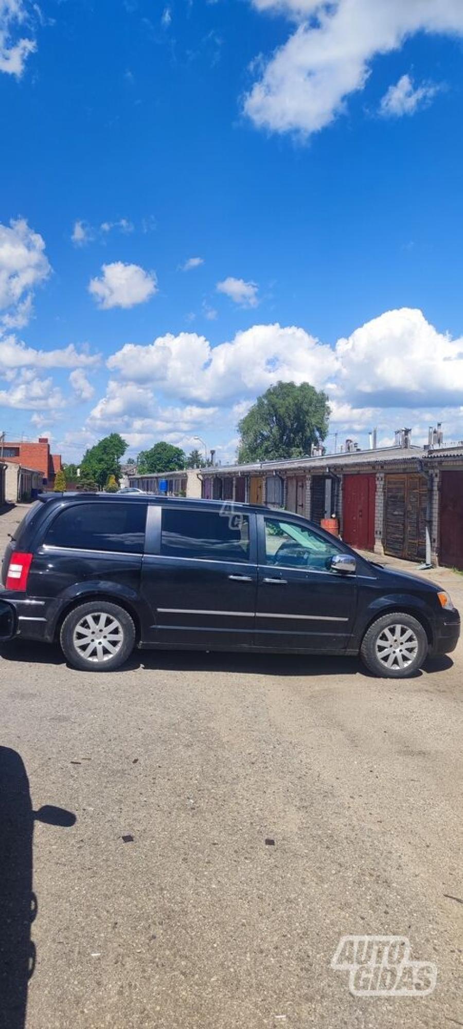 Chrysler Grand Voyager 2010 Panevēža, ar dzinēja tilpumu 2.80 L un nobraukumu 250 tūkst. km par 2500 €, foto 5 vietnē AUTOMOTO.COM.LV
