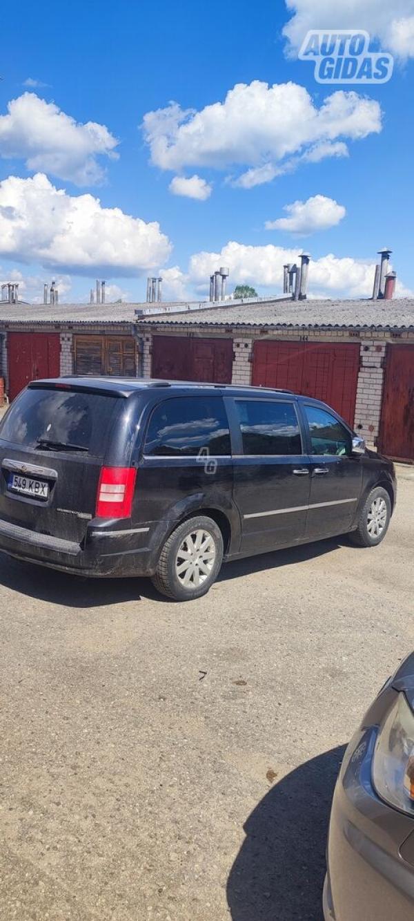 Chrysler Grand Voyager 2010 in Panevezys, with an engine capacity of 2.80 L and mileage of 250 thousand km for 2500 €, photo 5 on AUTOMOTO.COM.LV