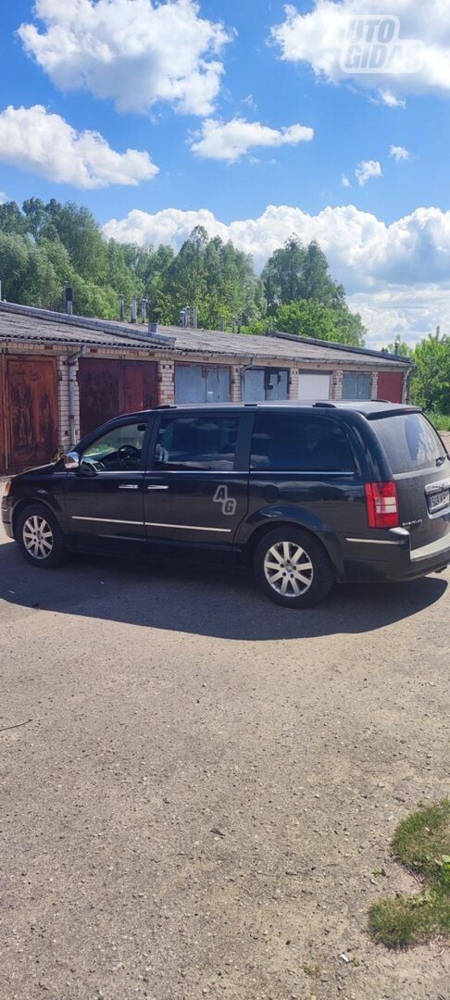 Chrysler Grand Voyager 2010 Panevēža, ar dzinēja tilpumu 2.80 L un nobraukumu 250 tūkst. km par 2500 €, foto 7 vietnē AUTOMOTO.COM.LV