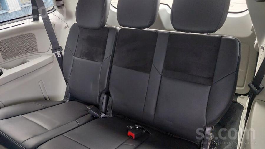 Chrysler Grand Voyager 2010 Rīga, ar dzinēja tilpumu 2.80 L un nobraukumu 159 tūkst. km par 6890 €, foto 9 vietnē AUTOMOTO.COM.LV