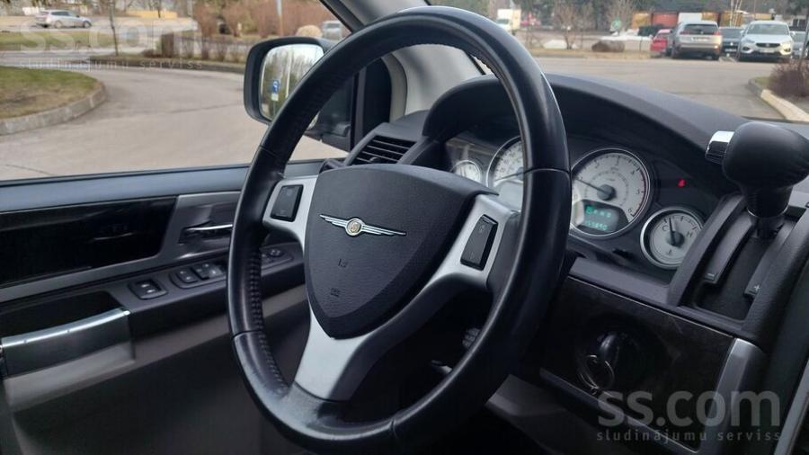 Chrysler Grand Voyager 2010 Rīga, ar dzinēja tilpumu 2.80 L un nobraukumu 159 tūkst. km par 6890 €, foto 20 vietnē AUTOMOTO.COM.LV