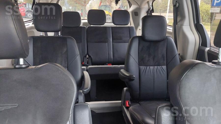 Chrysler Grand Voyager 2010 Rīga, ar dzinēja tilpumu 2.80 L un nobraukumu 159 tūkst. km par 6890 €, foto 29 vietnē AUTOMOTO.COM.LV