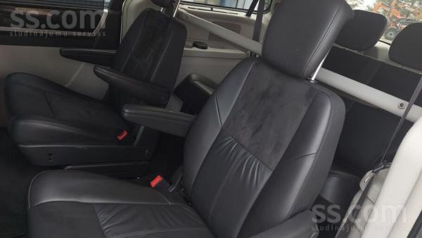 Chrysler Grand Voyager 2010 Rīga, ar dzinēja tilpumu 2.80 L un nobraukumu 159 tūkst. km par 6890 €, foto 7 vietnē AUTOMOTO.COM.LV