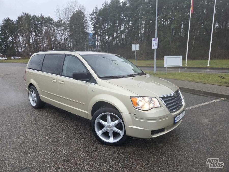 Chrysler Grand Voyager 2011 Viļņa, ar dzinēja tilpumu 3.80 L un nobraukumu 385 tūkst. km par 3600 €, foto 1 vietnē AUTOMOTO.COM.LV