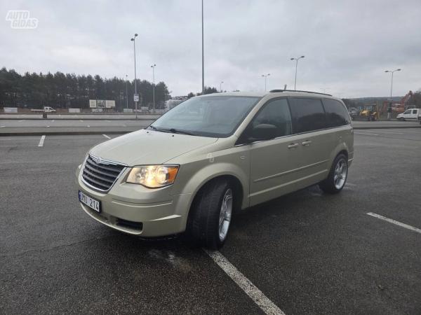 Chrysler Grand Voyager 2011 in Vilnius, with an engine capacity of 3.80 L and mileage of 385 thousand km for 3500 €, photo 2 on AUTOMOTO.COM.LV