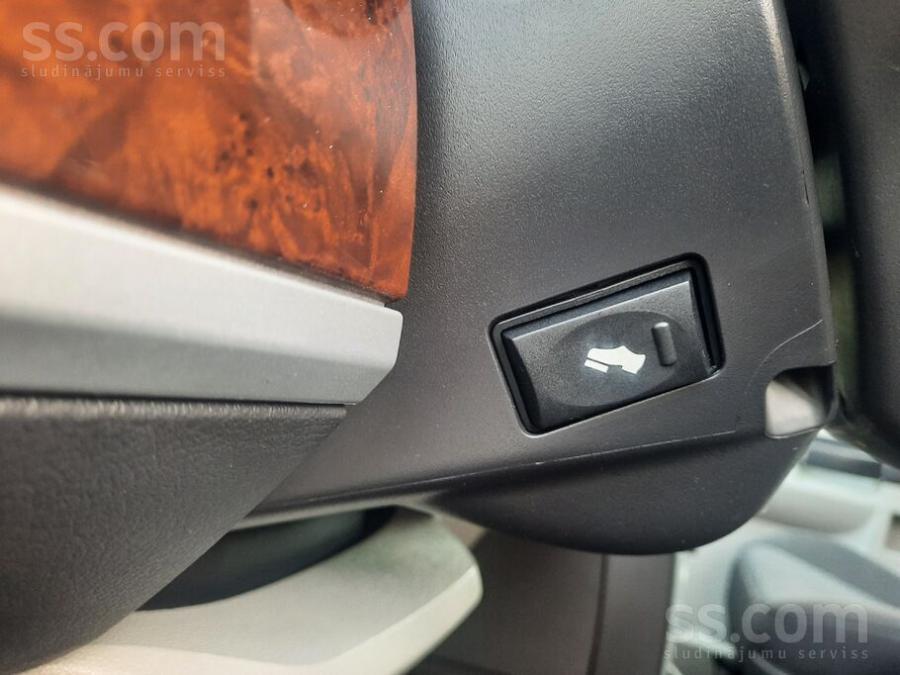 Chrysler Grand Voyager 2011 in Riga, with an engine capacity of 2.80 L and mileage of 0 thousand km for 5250 €, photo 16 on AUTOMOTO.COM.LV
