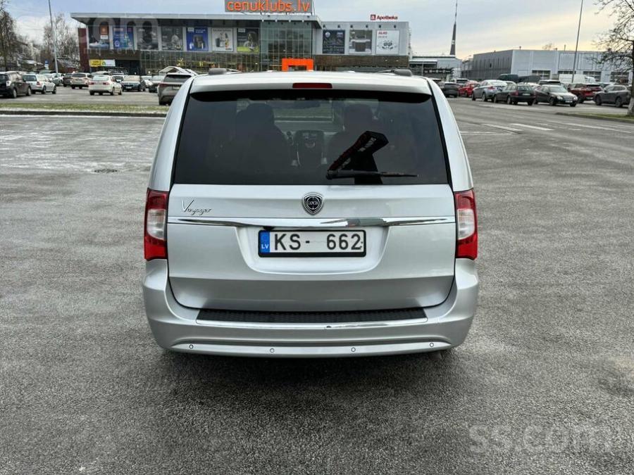 Chrysler Grand Voyager 2012 Rīga, ar dzinēja tilpumu 2.80 L un nobraukumu 374 tūkst. km par 6500 €, foto 1 vietnē AUTOMOTO.COM.LV