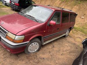 Sarkans Chrysler Grand Voyager 1996 Kauņa, ar dzinēja tilpumu 2.50 L un nobraukumu 230 tūkst. km par 650 €, foto 4 vietnē AUTOMOTO.COM.LV
