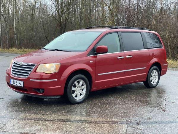 Red Chrysler Grand Voyager 2008 in Kaunas, with an engine capacity of 3.78 L and mileage of 278 thousand km for 4200 €, photo 1 on AUTOMOTO.COM.LV