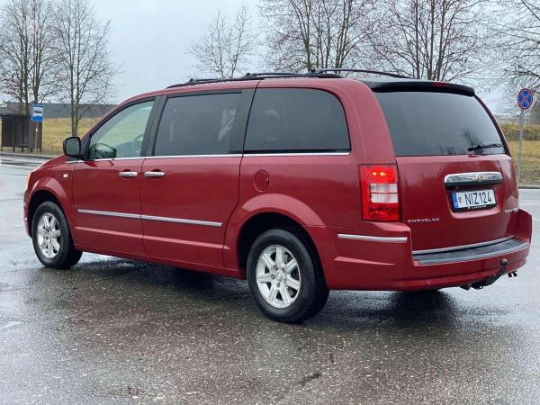 Red Chrysler Grand Voyager 2008 in Kaunas, with an engine capacity of 3.78 L and mileage of 278 thousand km for 4200 €, photo 8 on AUTOMOTO.COM.LV