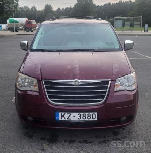 Sarkans Chrysler Grand Voyager 2008 Rīga, ar dzinēja tilpumu 3.80 L un nobraukumu 230 tūkst. km par 2250 €, foto  vietnē AUTOMOTO.COM.LV