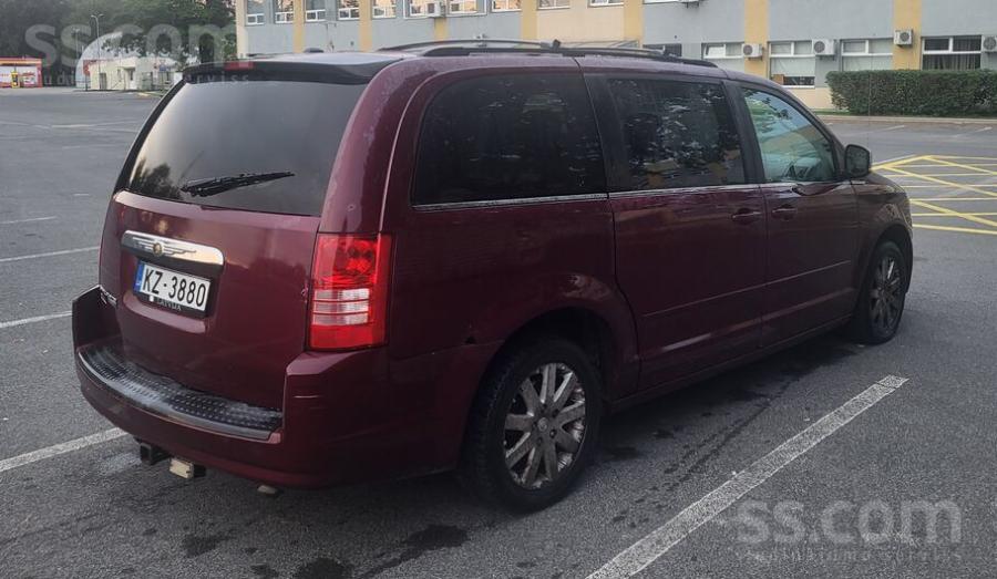 Sarkans Chrysler Grand Voyager 2008 Rīga, ar dzinēja tilpumu 3.80 L un nobraukumu 230 tūkst. km par 2250 €, foto 7 vietnē AUTOMOTO.COM.LV