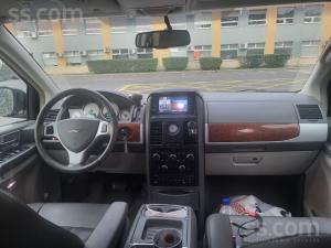 Sarkans Chrysler Grand Voyager 2008 Rīga, ar dzinēja tilpumu 3.80 L un nobraukumu 230 tūkst. km par 2250 €, foto 8 vietnē AUTOMOTO.COM.LV