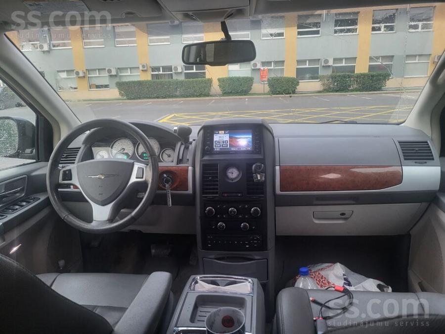 Sarkans Chrysler Grand Voyager 2008 Rīga, ar dzinēja tilpumu 3.80 L un nobraukumu 230 tūkst. km par 2250 €, foto 8 vietnē AUTOMOTO.COM.LV