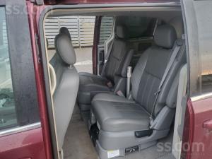 Sarkans Chrysler Grand Voyager 2008 Rīga, ar dzinēja tilpumu 3.80 L un nobraukumu 230 tūkst. km par 2250 €, foto 10 vietnē AUTOMOTO.COM.LV