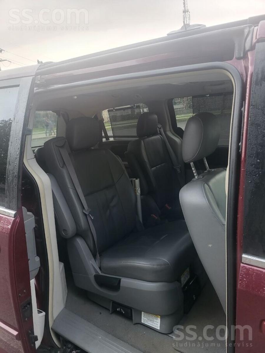 Sarkans Chrysler Grand Voyager 2008 Rīga, ar dzinēja tilpumu 3.80 L un nobraukumu 230 tūkst. km par 2250 €, foto 12 vietnē AUTOMOTO.COM.LV