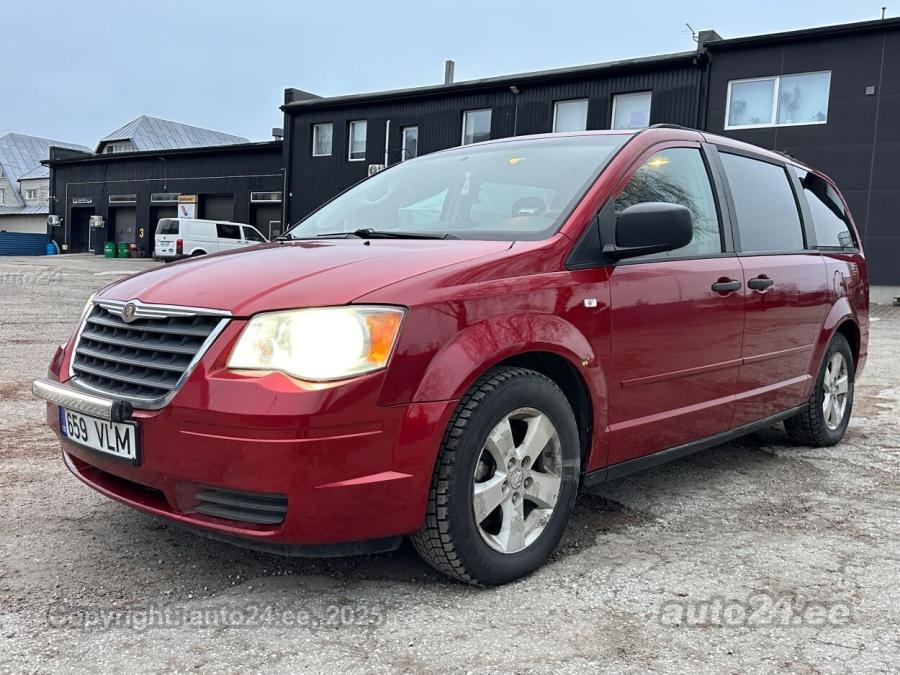Sarkans Chrysler Grand Voyager 2008 Tallina, ar dzinēja tilpumu 2.80 L un nobraukumu 43 tūkst. km par 4300 €, foto 1 vietnē AUTOMOTO.COM.LV