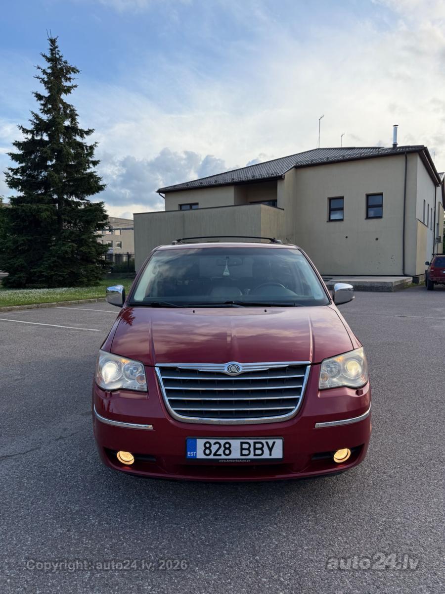 Red Chrysler Grand Voyager 2009 in Tallinn, with an engine capacity of 2.80 L and mileage of 321 thousand km for 1999 €, photo 3 on AUTOMOTO.COM.LV