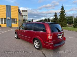 Red Chrysler Grand Voyager 2009 in Tallinn, with an engine capacity of 2.80 L and mileage of 321 thousand km for 1999 €, photo 6 on AUTOMOTO.COM.LV