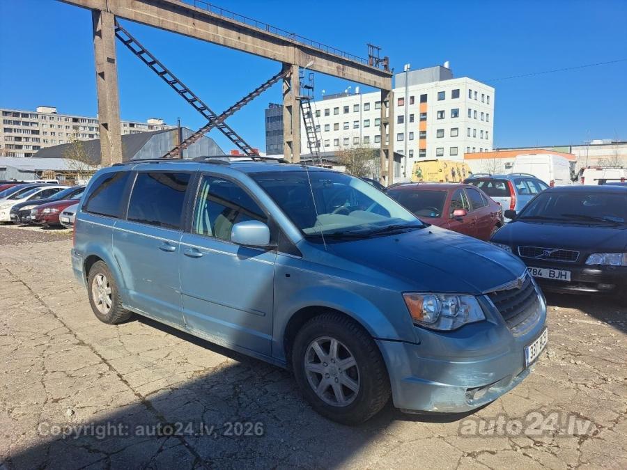 Chrysler Grand Voyager 2008 in Tallinn, with an engine capacity of 3.80 L and mileage of 284 thousand km for 1199 €, photo 1 on AUTOMOTO.COM.LV