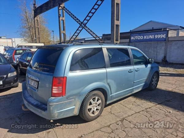 Chrysler Grand Voyager 2008 in Tallinn, with an engine capacity of 3.80 L and mileage of 284 thousand km for 1199 €, photo 3 on AUTOMOTO.COM.LV