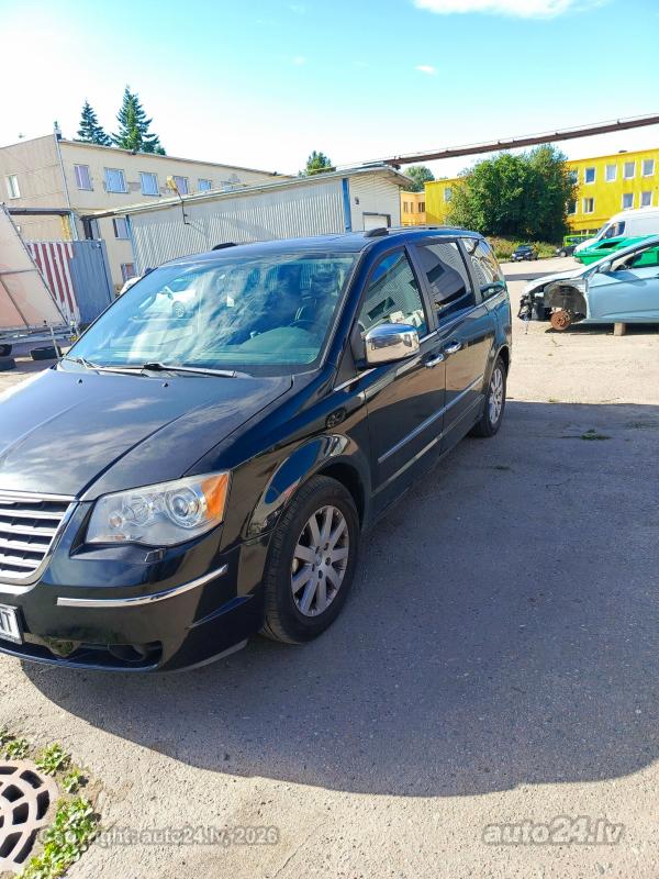 Chrysler Grand Voyager 2008 Tallina, ar dzinēja tilpumu 2.80 L un nobraukumu 320 tūkst. km par 3100 €, foto 2 vietnē AUTOMOTO.COM.LV
