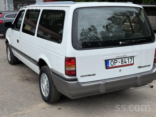 Balts Chrysler Grand Voyager 1995 Rīga, ar dzinēja tilpumu 3.30 L un nobraukumu 253 tūkst. km par 4950 €, foto 2 vietnē AUTOMOTO.COM.LV