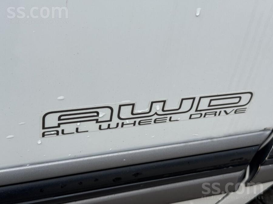 White Chrysler Grand Voyager 1995 in Riga, with an engine capacity of 3.30 L and mileage of 253 thousand km for 4950 €, photo 5 on AUTOMOTO.COM.LV