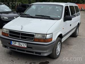 White Chrysler Grand Voyager 1995 in Riga, with an engine capacity of 3.30 L and mileage of 253 thousand km for 4950 €, photo 9 on AUTOMOTO.COM.LV