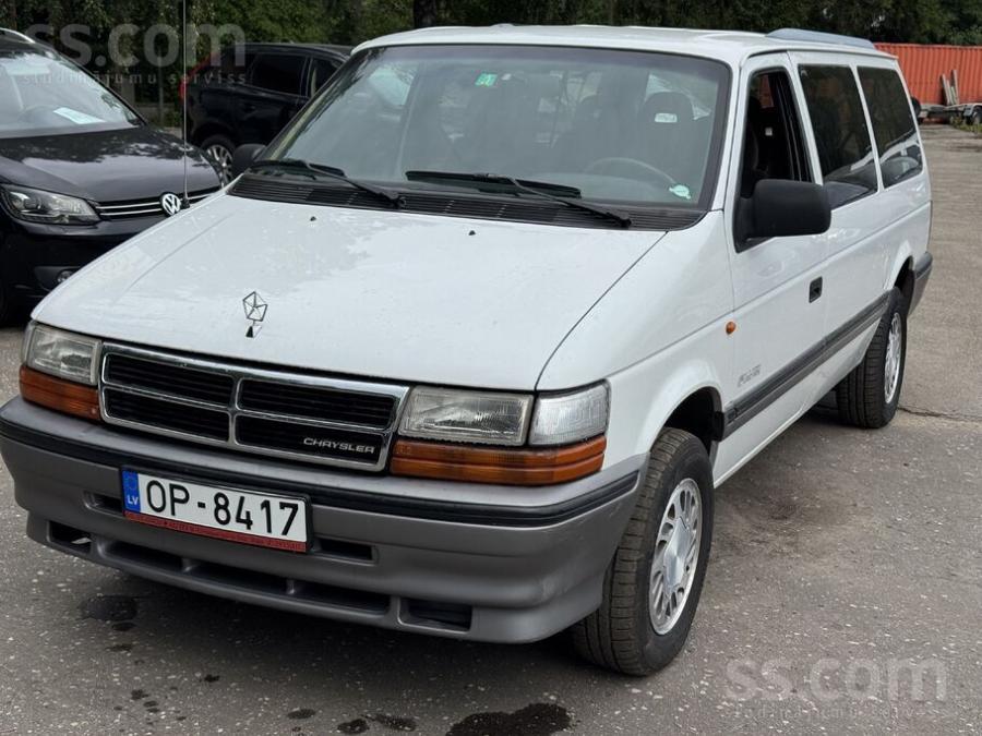 White Chrysler Grand Voyager 1995 in Riga, with an engine capacity of 3.30 L and mileage of 253 thousand km for 4950 €, photo 9 on AUTOMOTO.COM.LV