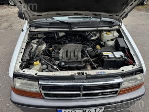 White Chrysler Grand Voyager 1995 in Riga, with an engine capacity of 3.30 L and mileage of 253 thousand km for 4950 €, photo 10 on AUTOMOTO.COM.LV