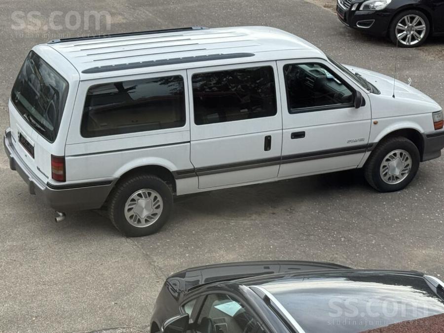 White Chrysler Grand Voyager 1995 in Riga, with an engine capacity of 3.30 L and mileage of 253 thousand km for 4950 €, photo 26 on AUTOMOTO.COM.LV