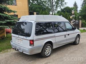 Balts Chrysler Grand Voyager 1994 Ogre, ar dzinēja tilpumu 3.80 L un nobraukumu 160 tūkst. km par 4500 €, foto 3 vietnē AUTOMOTO.COM.LV