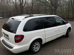 White Chrysler Grand Voyager 2002 in Riga, with an engine capacity of 3.80 L and mileage of 221 thousand km for 2450 €, photo 4 on AUTOMOTO.COM.LV