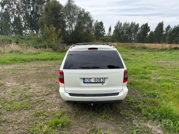 White Chrysler Grand Voyager 2006 in Riga, with an engine capacity of 3.30 L and mileage of 225 thousand km for 4400 €, photo 4 on AUTOMOTO.COM.LV