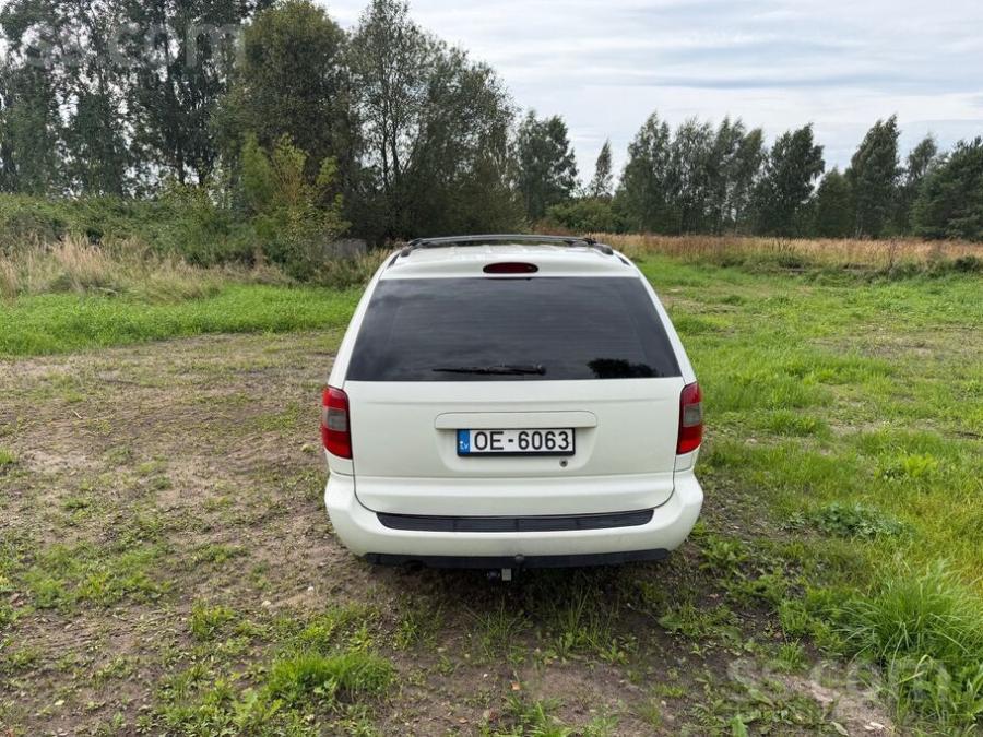 Balts Chrysler Grand Voyager 2006 Rīga, ar dzinēja tilpumu 3.30 L un nobraukumu 225 tūkst. km par 4400 €, foto 4 vietnē AUTOMOTO.COM.LV