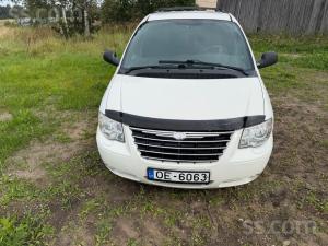 Balts Chrysler Grand Voyager 2006 Rīga, ar dzinēja tilpumu 3.30 L un nobraukumu 225 tūkst. km par 4400 €, foto 5 vietnē AUTOMOTO.COM.LV