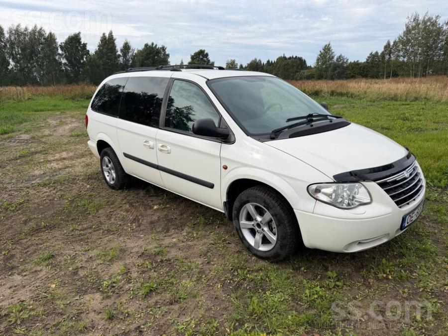 Balts Chrysler Grand Voyager 2006 Rīga, ar dzinēja tilpumu 3.30 L un nobraukumu 225 tūkst. km par 4400 €, foto 6 vietnē AUTOMOTO.COM.LV