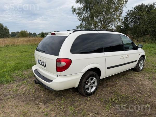 White Chrysler Grand Voyager 2006 in Riga, with an engine capacity of 3.30 L and mileage of 225 thousand km for 4400 €, photo 7 on AUTOMOTO.COM.LV
