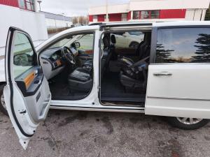 White Chrysler Grand Voyager 2009 in Klaipeda, with an engine capacity of 3.78 L and mileage of 300 thousand km for 3000 €, photo  on AUTOMOTO.COM.LV