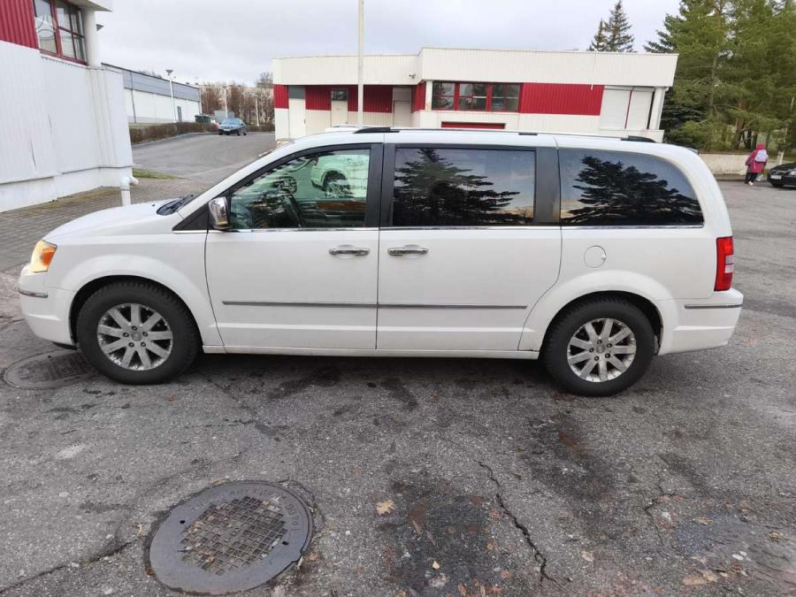 Balts Chrysler Grand Voyager 2009 Klaipėda, ar dzinēja tilpumu 3.78 L un nobraukumu 300 tūkst. km par 3000 €, foto 2 vietnē AUTOMOTO.COM.LV