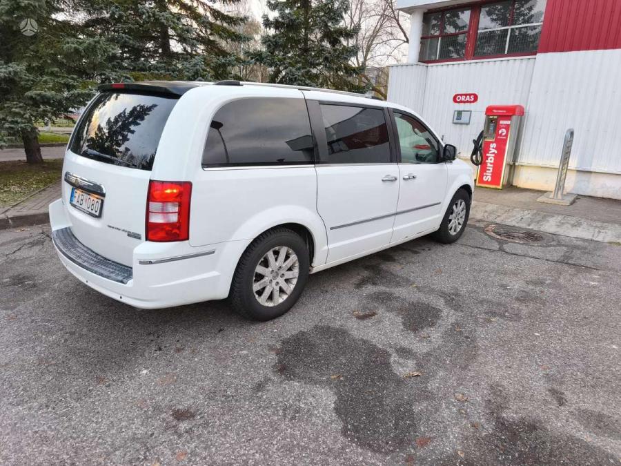 Balts Chrysler Grand Voyager 2009 Klaipėda, ar dzinēja tilpumu 3.78 L un nobraukumu 300 tūkst. km par 3000 €, foto 13 vietnē AUTOMOTO.COM.LV