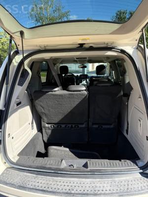 Balts Chrysler Grand Voyager 2010 Rīga, ar dzinēja tilpumu 2.80 L un nobraukumu 295 tūkst. km par 3800 €, foto 10 vietnē AUTOMOTO.COM.LV