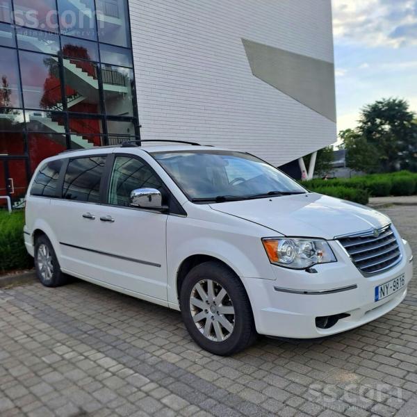 Balts Chrysler Grand Voyager 2010 Rēzekne, ar dzinēja tilpumu 2.80 L un nobraukumu 255 tūkst. km par 3700 €, foto 4 vietnē AUTOMOTO.COM.LV