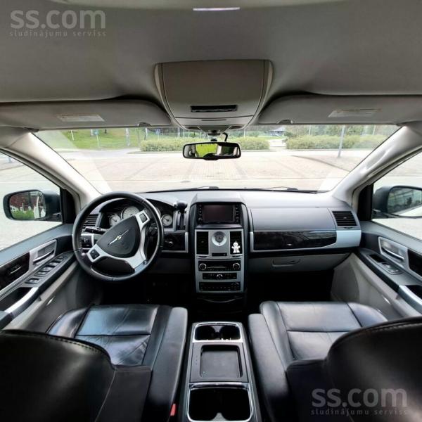 Balts Chrysler Grand Voyager 2010 Rēzekne, ar dzinēja tilpumu 2.80 L un nobraukumu 255 tūkst. km par 3700 €, foto 5 vietnē AUTOMOTO.COM.LV