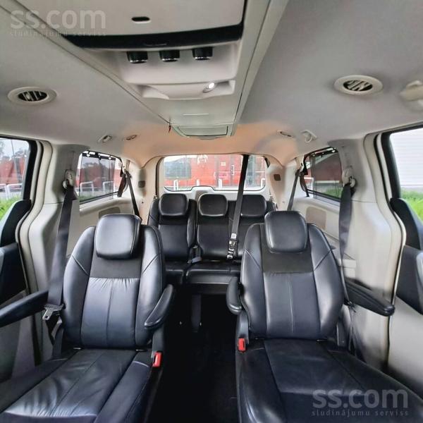 Balts Chrysler Grand Voyager 2010 Rēzekne, ar dzinēja tilpumu 2.80 L un nobraukumu 255 tūkst. km par 3700 €, foto 6 vietnē AUTOMOTO.COM.LV