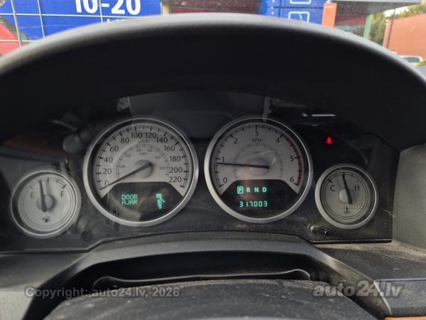 Balts Chrysler Grand Voyager 2008 Tallina, ar dzinēja tilpumu 2.80 L un nobraukumu 317 tūkst. km par 1499 €, foto 9 vietnē AUTOMOTO.COM.LV