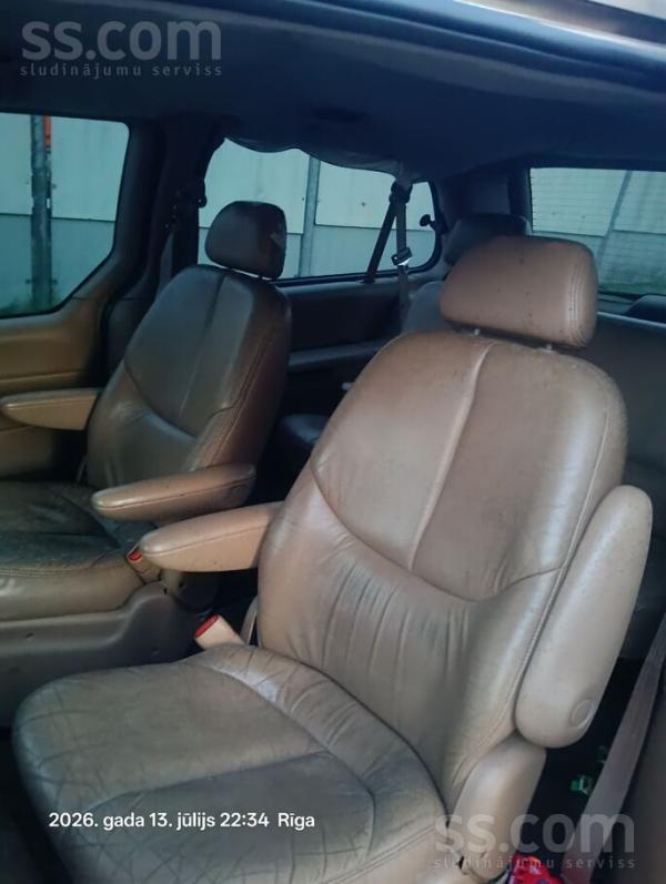 Dzeltens Chrysler Grand Voyager 2000 Rīga, ar dzinēja tilpumu 3.80 L un nobraukumu 163 tūkst. km par 550 €, foto 5 vietnē AUTOMOTO.COM.LV