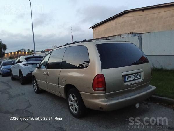 Dzeltens Chrysler Grand Voyager 2000 Rīga, ar dzinēja tilpumu 3.80 L un nobraukumu 163 tūkst. km par 550 €, foto 6 vietnē AUTOMOTO.COM.LV