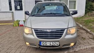 Yellow Chrysler Grand Voyager 2006 in Riga, with an engine capacity of 2.80 L and mileage of 248 thousand km for 600 €, photo 3 on AUTOMOTO.COM.LV